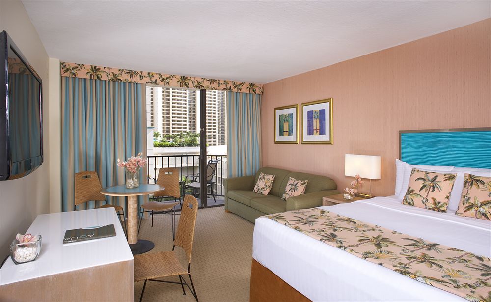 Aqua Palms Waikiki | Hawaii Aloha Travel