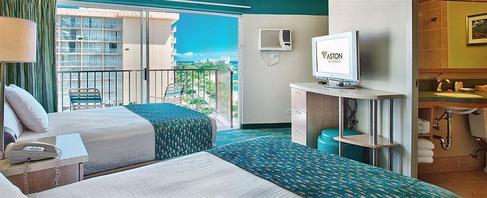 Waikiki Circle Hotel | Overlooking Waikiki Beach